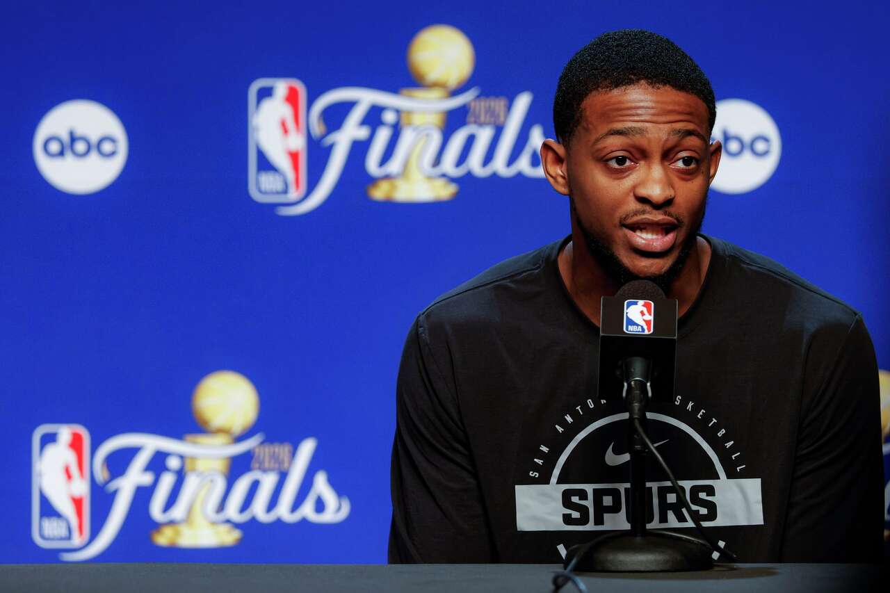 Why the Spurs might face a big decision with De'Aaron Fox this summer