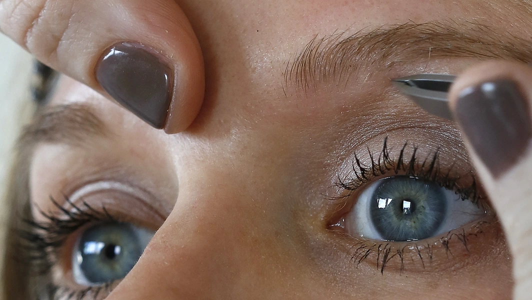 Effective solutions for grey eyebrows