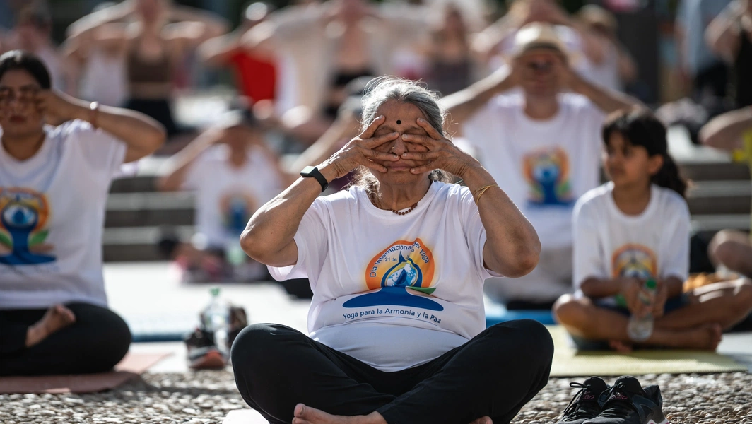 Yoga habits that keep you young and light