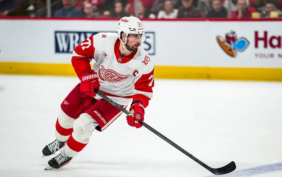 Red Wings weigh multi-team options as Larkin trade talks intensify