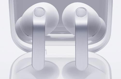 Galaxy Buds4 Pro: Treat your dad to a sonic vacation this Father’s Day