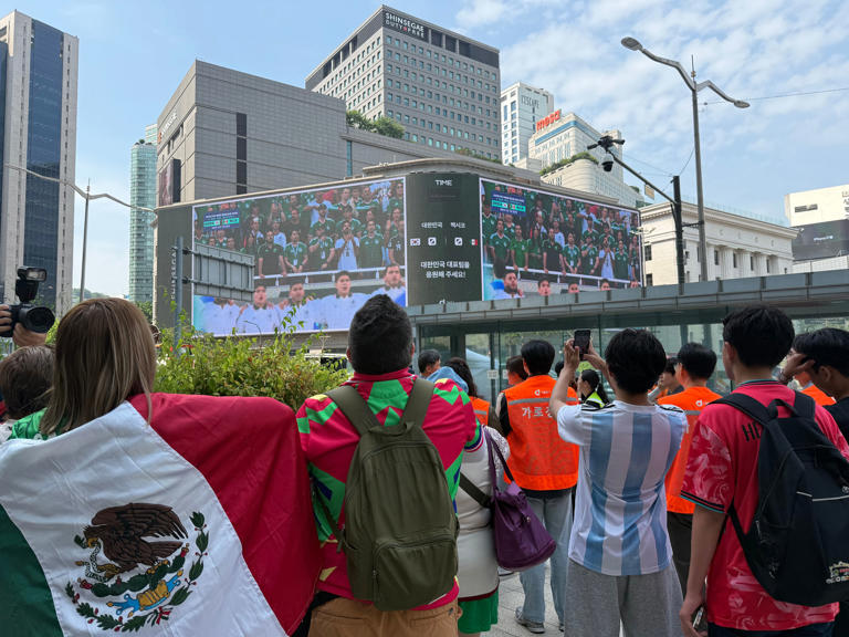 Morning World Cup cheering transforms business practices