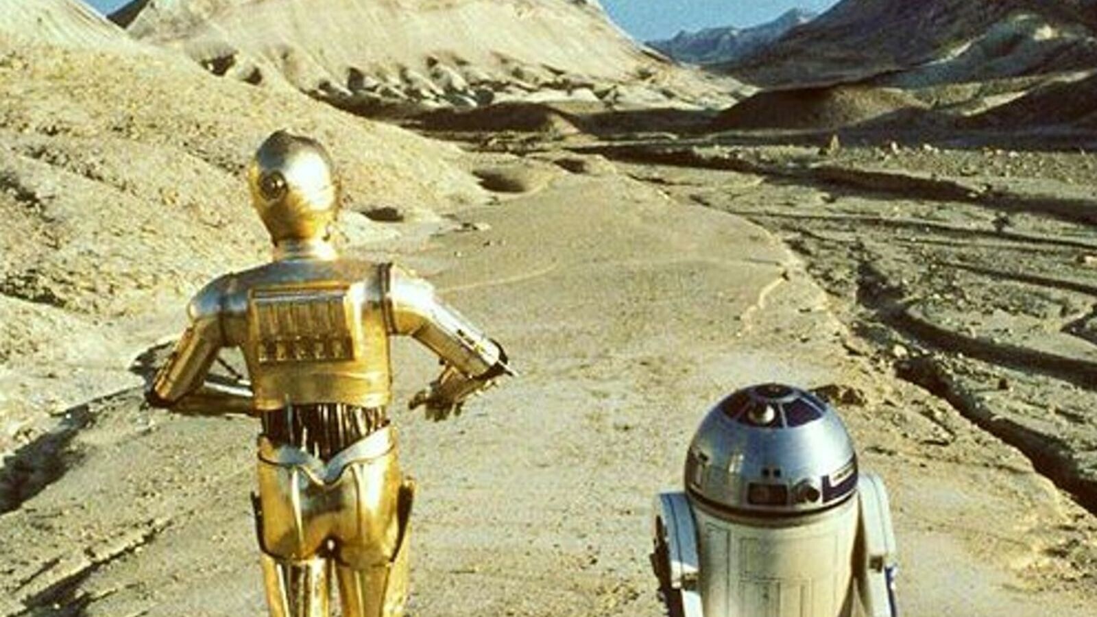 15 major plot holes in very-famous movies