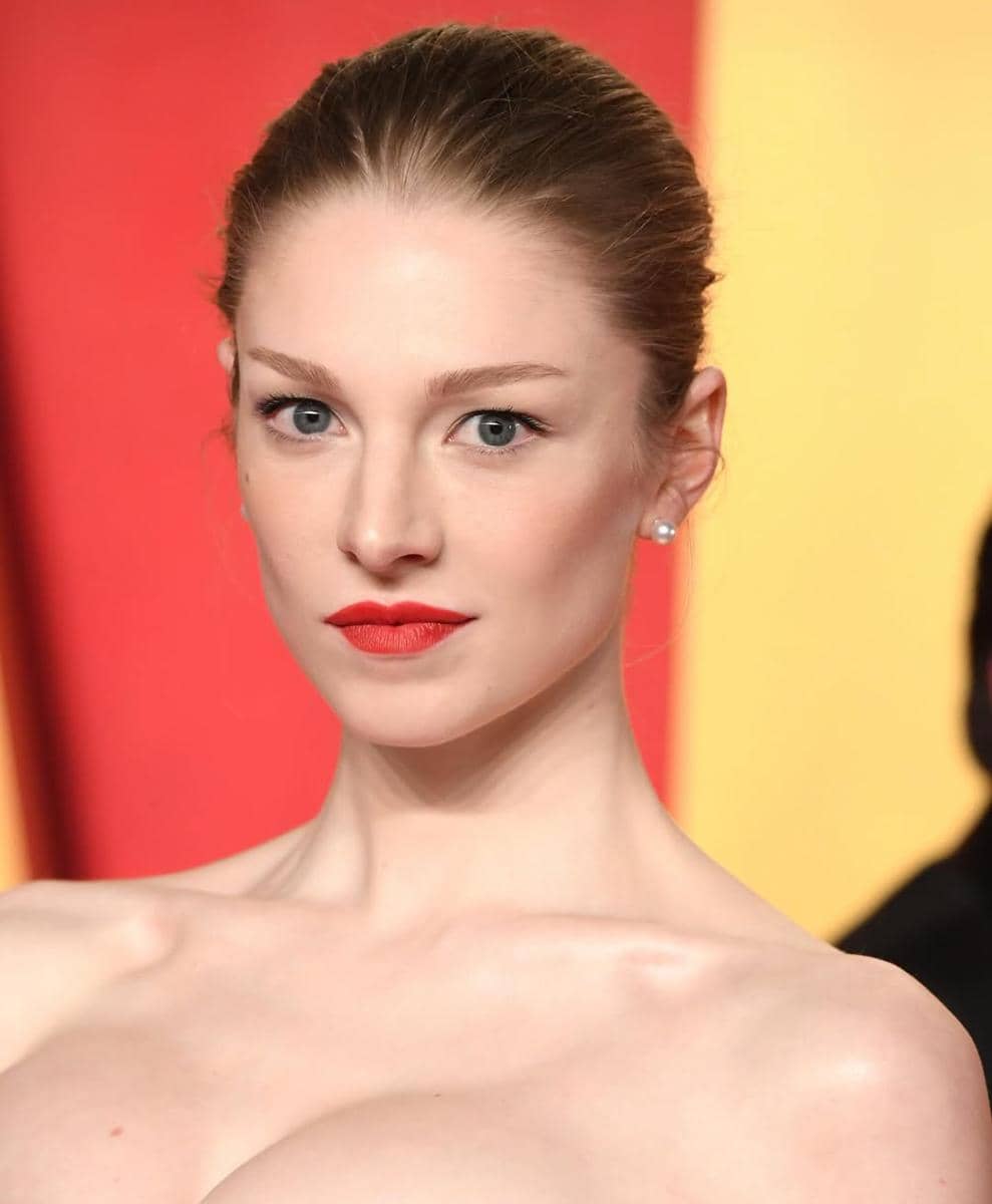 Dari clean girl hingga edgy glam, intip makeup look Hunter Schafer