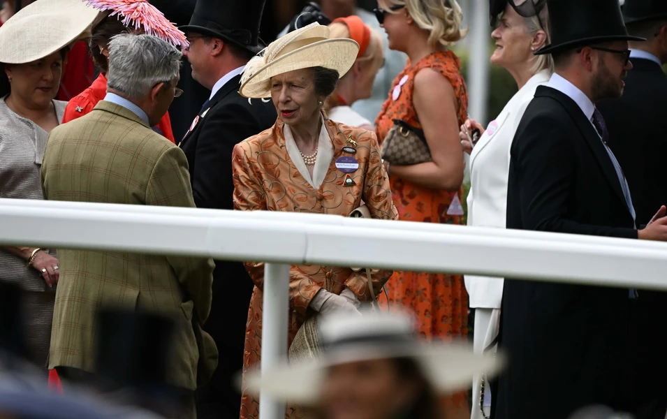 Princess Anne debuts peach outfit for Ladies’ Day