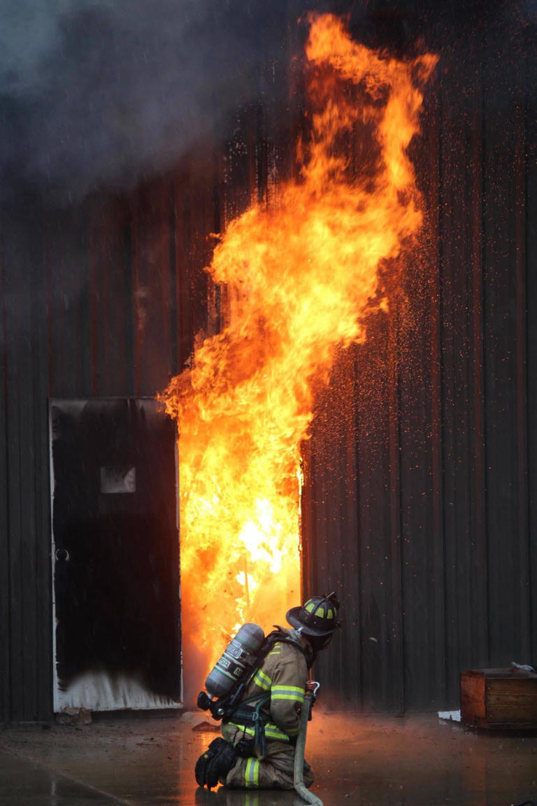 PICS: Firefighters battle blaze at Canyata Golf Course in Marshall ...