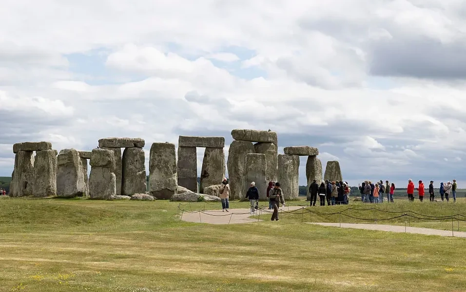 Archaeologists uncover 5,000-year-old Stonehenge 'prototype' in Bulford