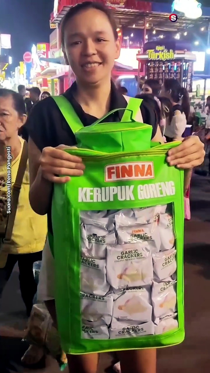 Kompilasi tas snack unik di Jakarta Fair 2026, bikin gemas ingin punya