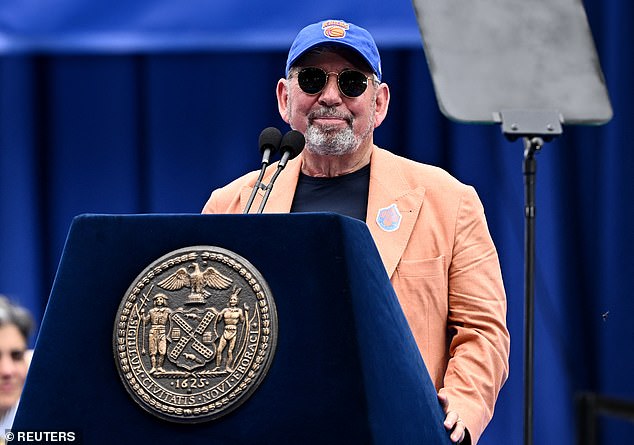 Knicks owner appears to snub Zohran Mamdani in tense parade moment ...