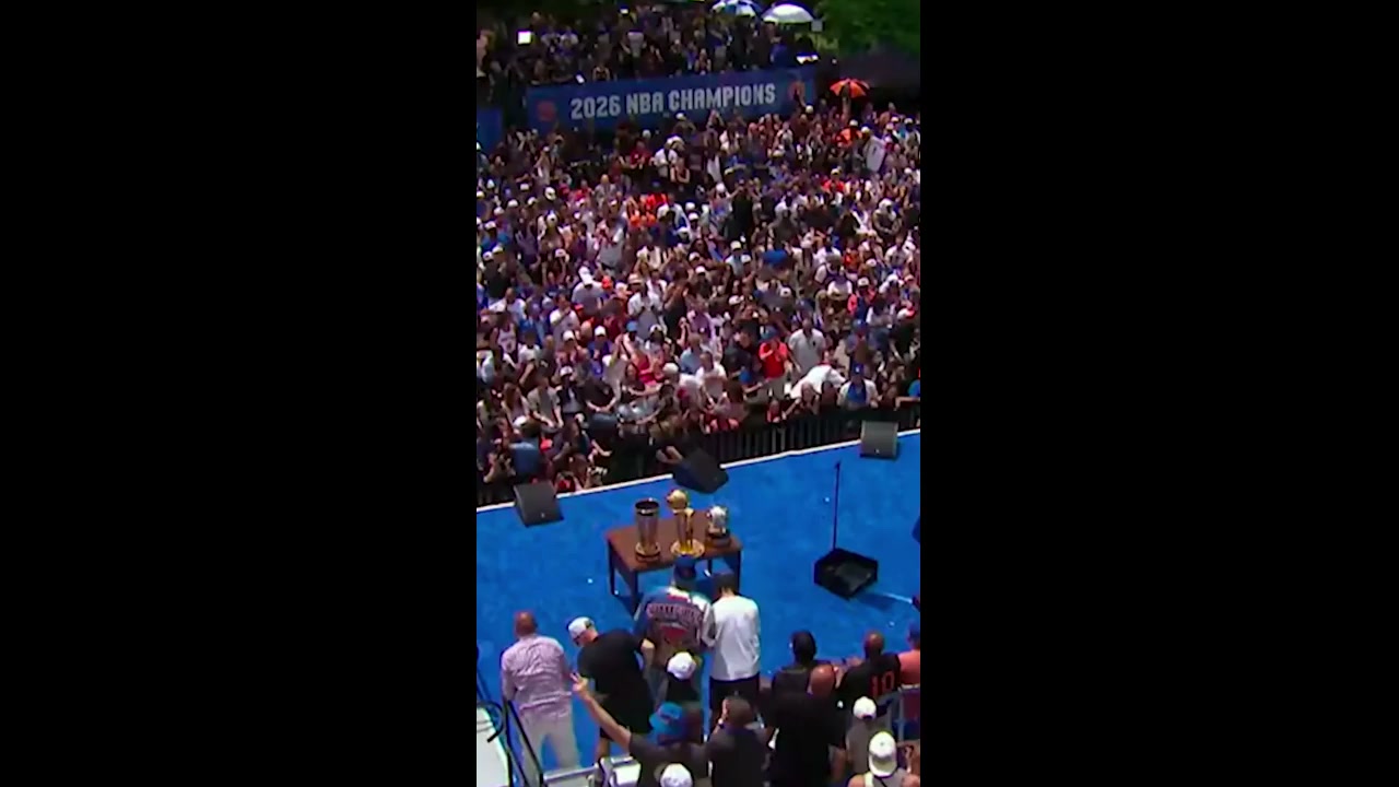 Knicks give standing ovation to MVP Jalen Brunson