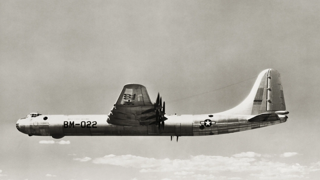Jet car with nuclear bomber engine withdrawn from auction