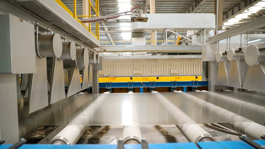 Recycling solar panel glass into new float glass