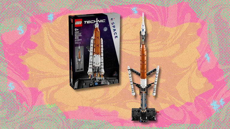 The Lego Technic NASA Artemis Space Launch System rocket dips to lowest ...