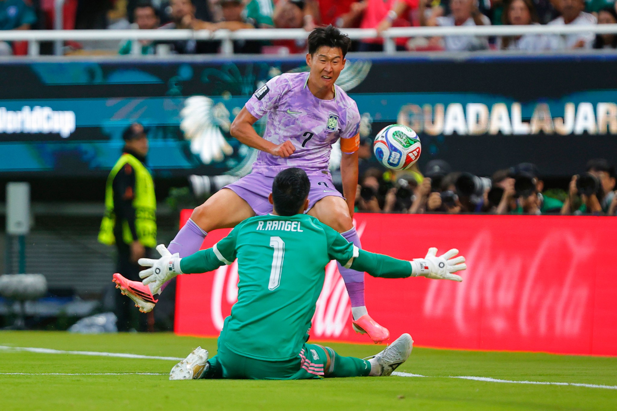 Mexico has a new World Cup hero: The three stars of Day 8