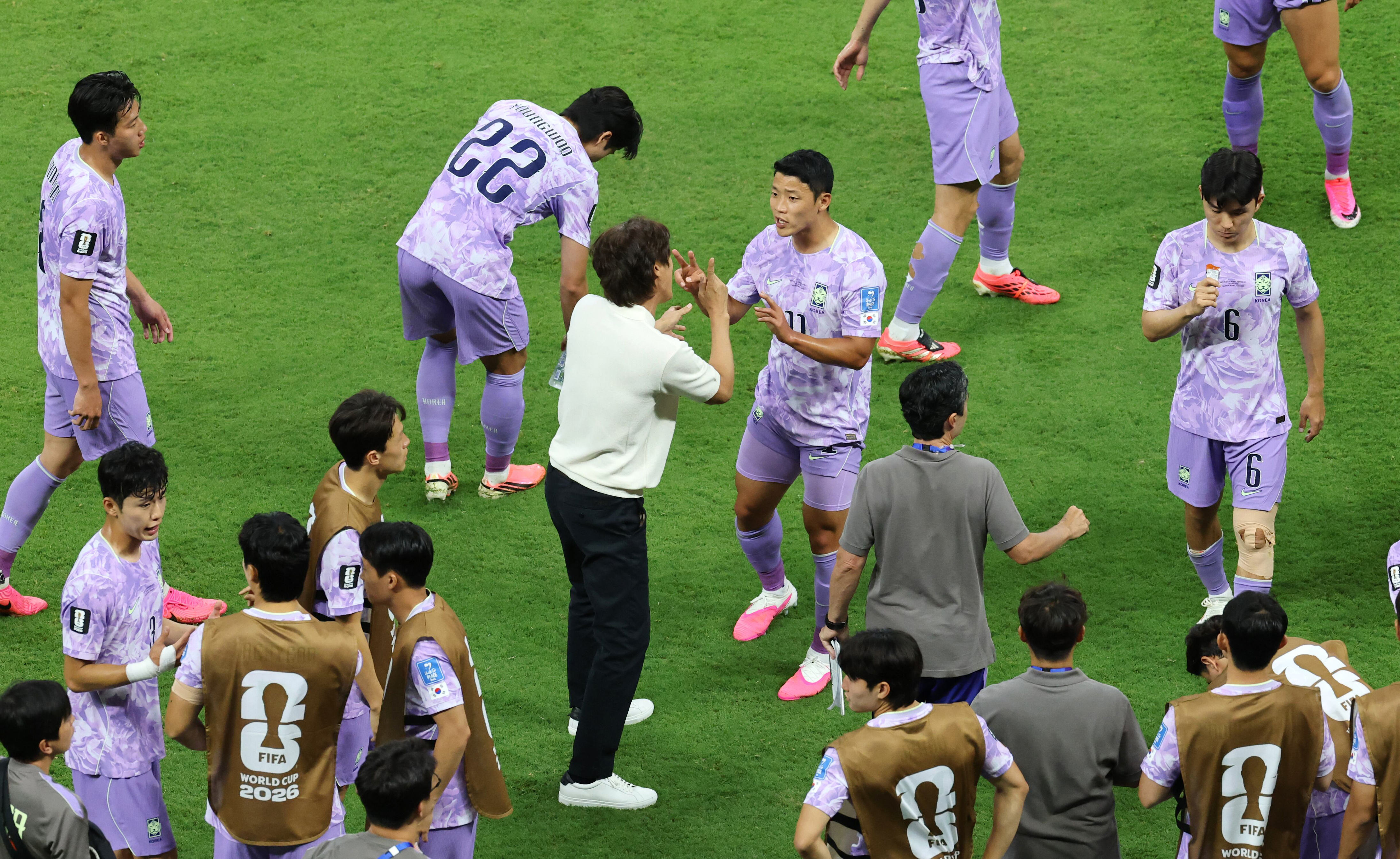 South Korea loses to Mexico; Hwang stresses attack focus ahead