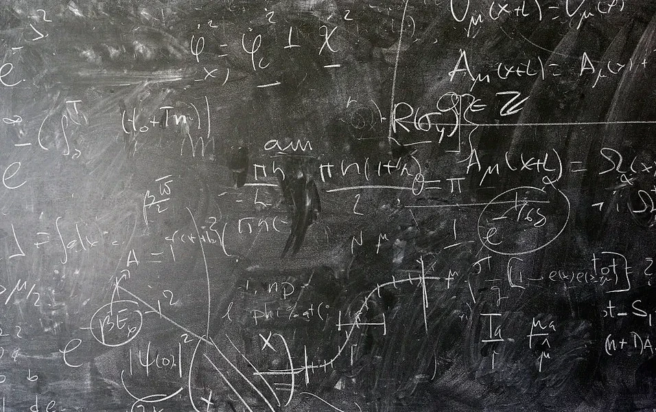 Physicist proposes 'geometric clock' linking time to space curvature