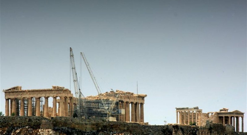 Fachada do Partenon em Atenas restaurada ao esplendor do início do ...