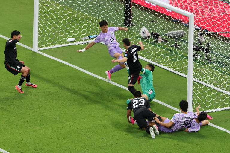 South Korea loses to Mexico; Hwang stresses attack focus ahead