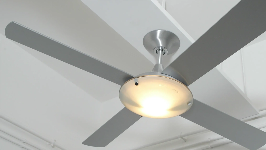 Ceiling fans and AC: Maximizing comfort, minimizing energy use