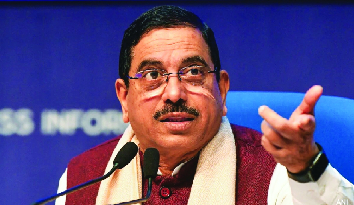 Union minister launches smart warehousing system of CWC