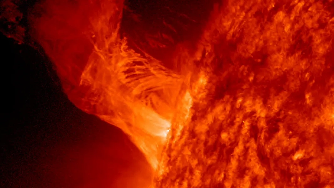 Departed sunspot AR4464 keeps flaring as AR4470 rises