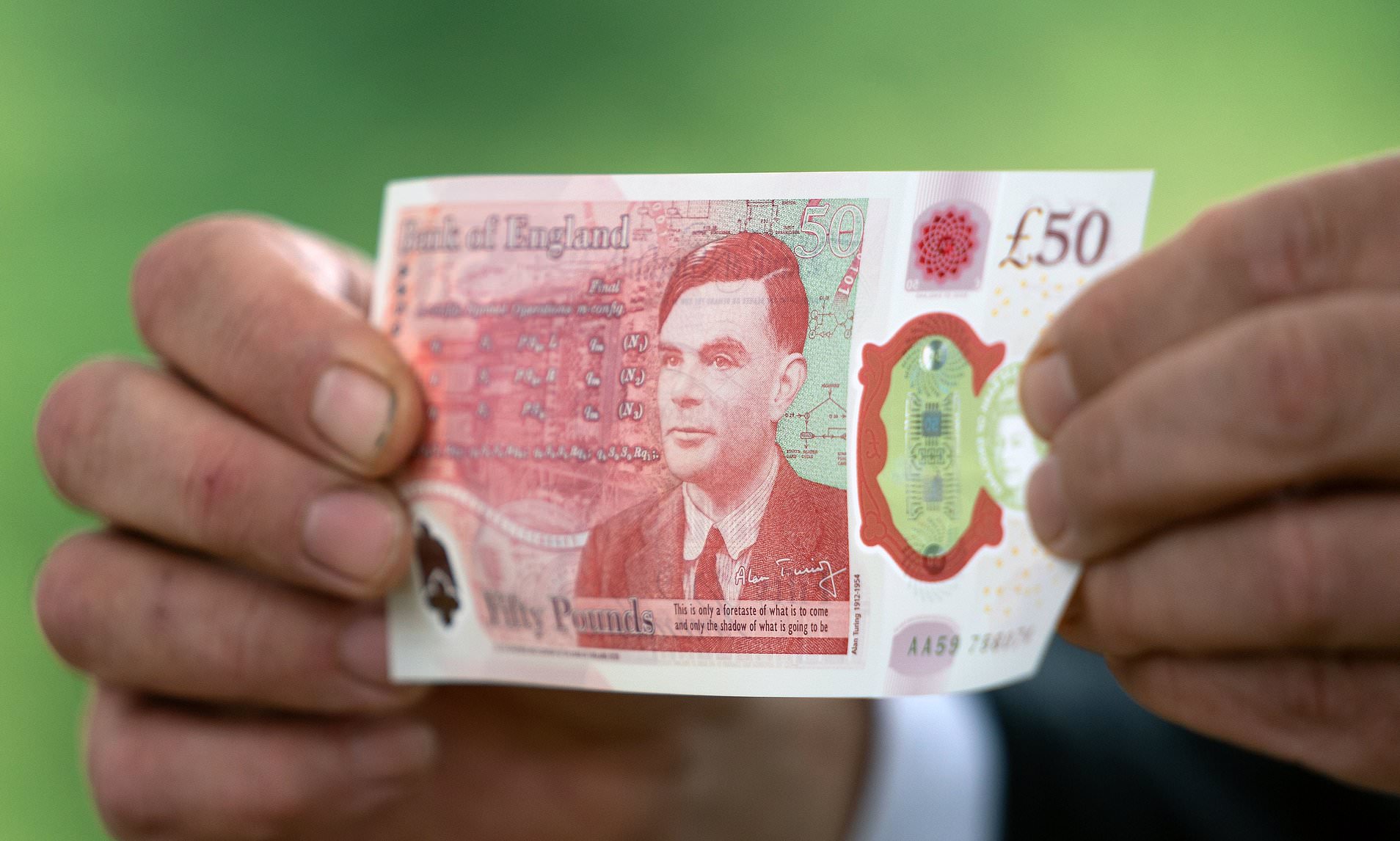 Surprise rise in £50 notes as experts discuss how much cash Britons ...