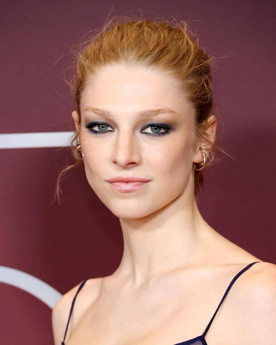 Dari clean girl hingga edgy glam, intip makeup look Hunter Schafer