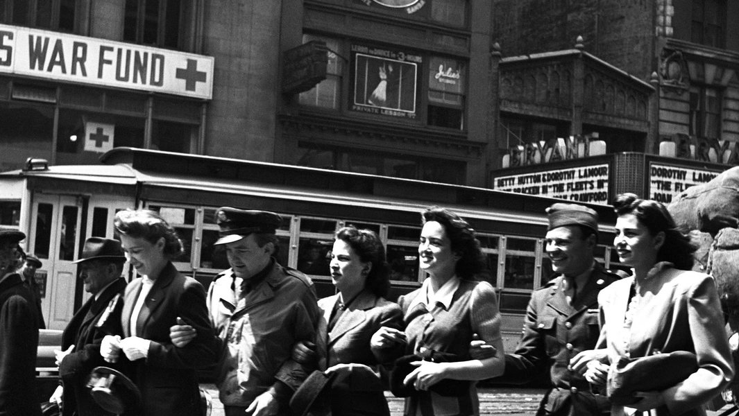 11 iconic photographs that shaped history