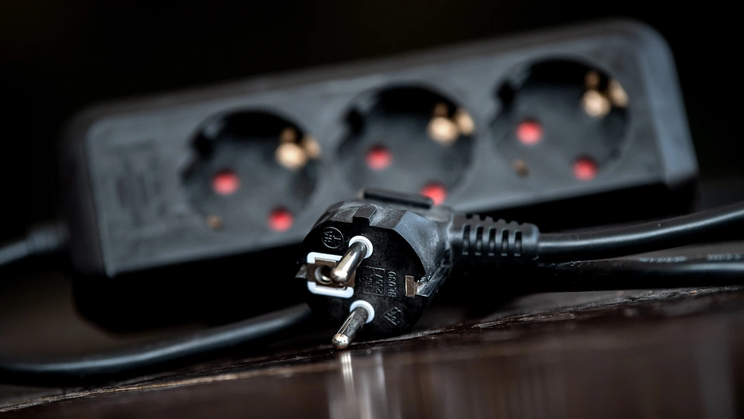 14 common electrical safety mistakes to avoid