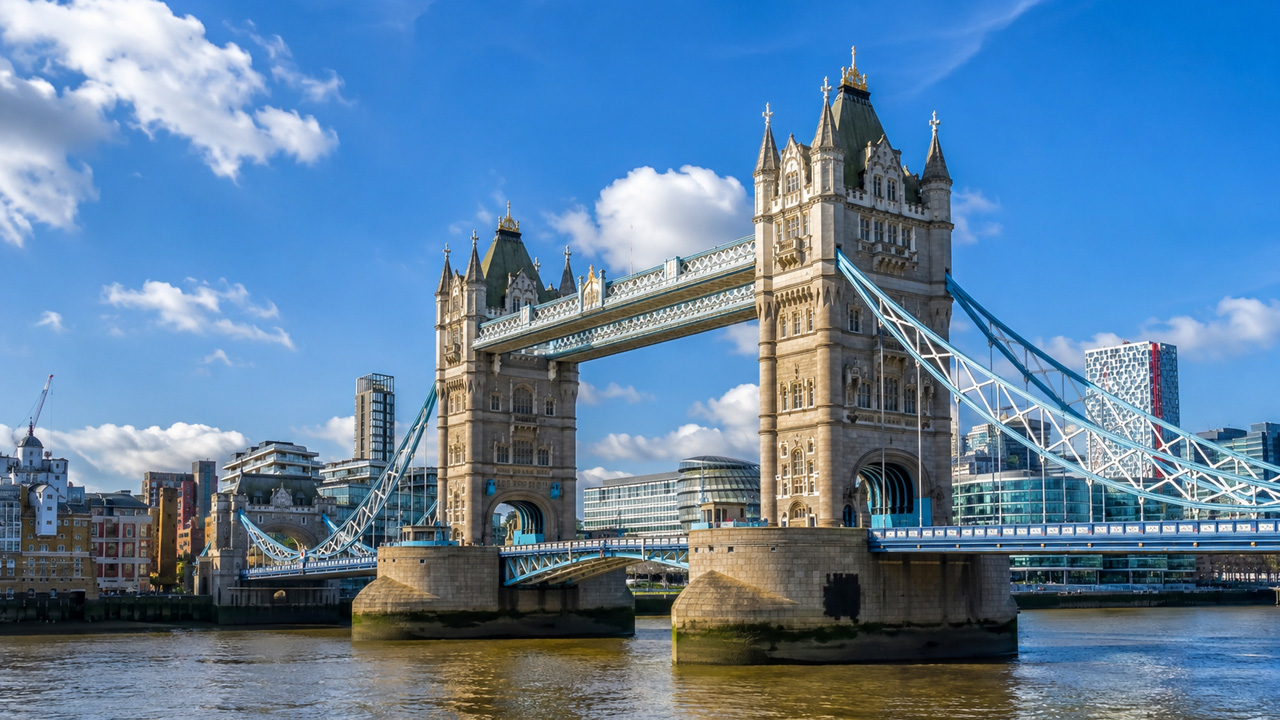 Qué hace tan famoso al Tower Bridge de Londres