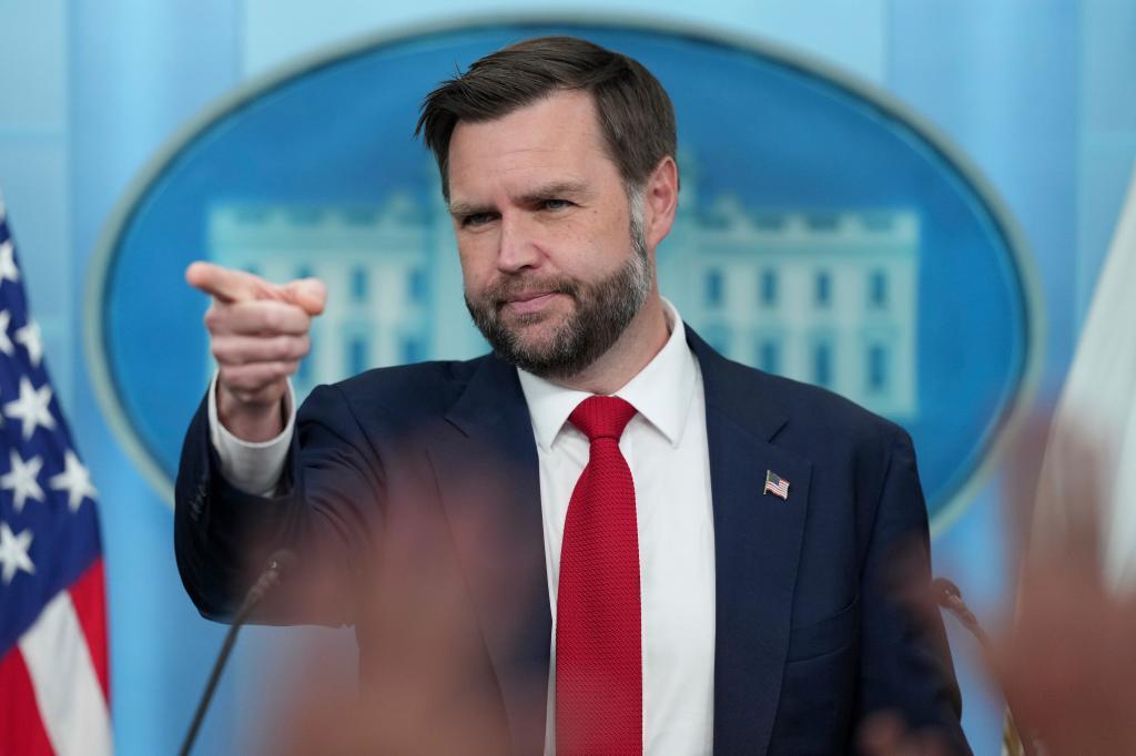 US publicly rebukes Israel: "If I were them, I wouldn't attack the only ...