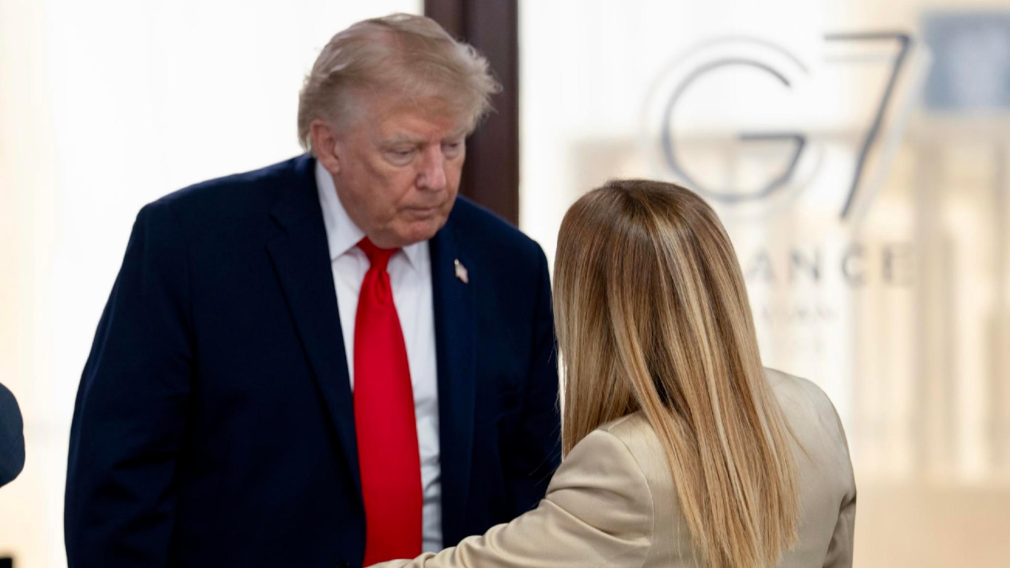 Donald Trump su Giorgia Meloni: "Mi ha implorato di fare una foto con ...