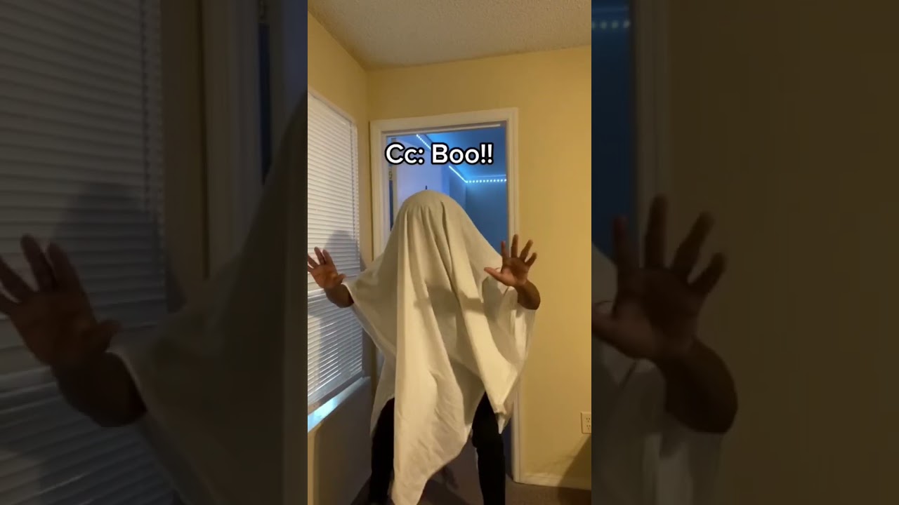 How ghosts scare deaf people 🤨🤨
