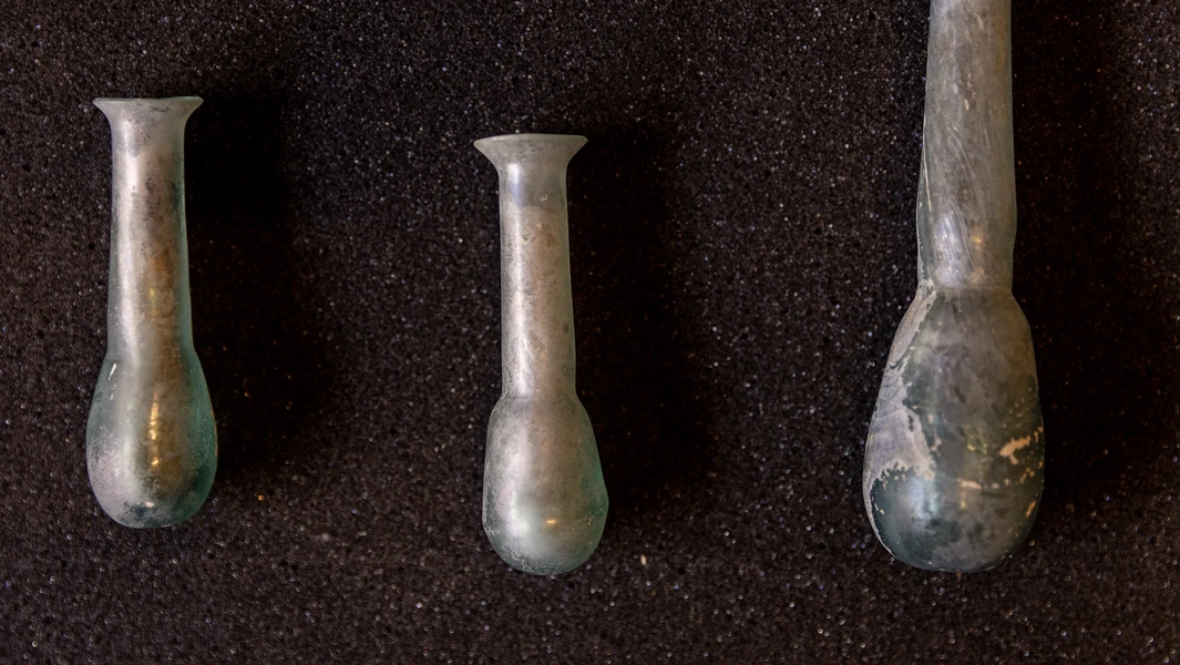 9 remarkable signs of time on everyday and historic objects