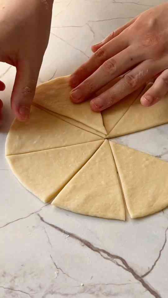 Turn simple dough into beautifully shaped artisan bread
