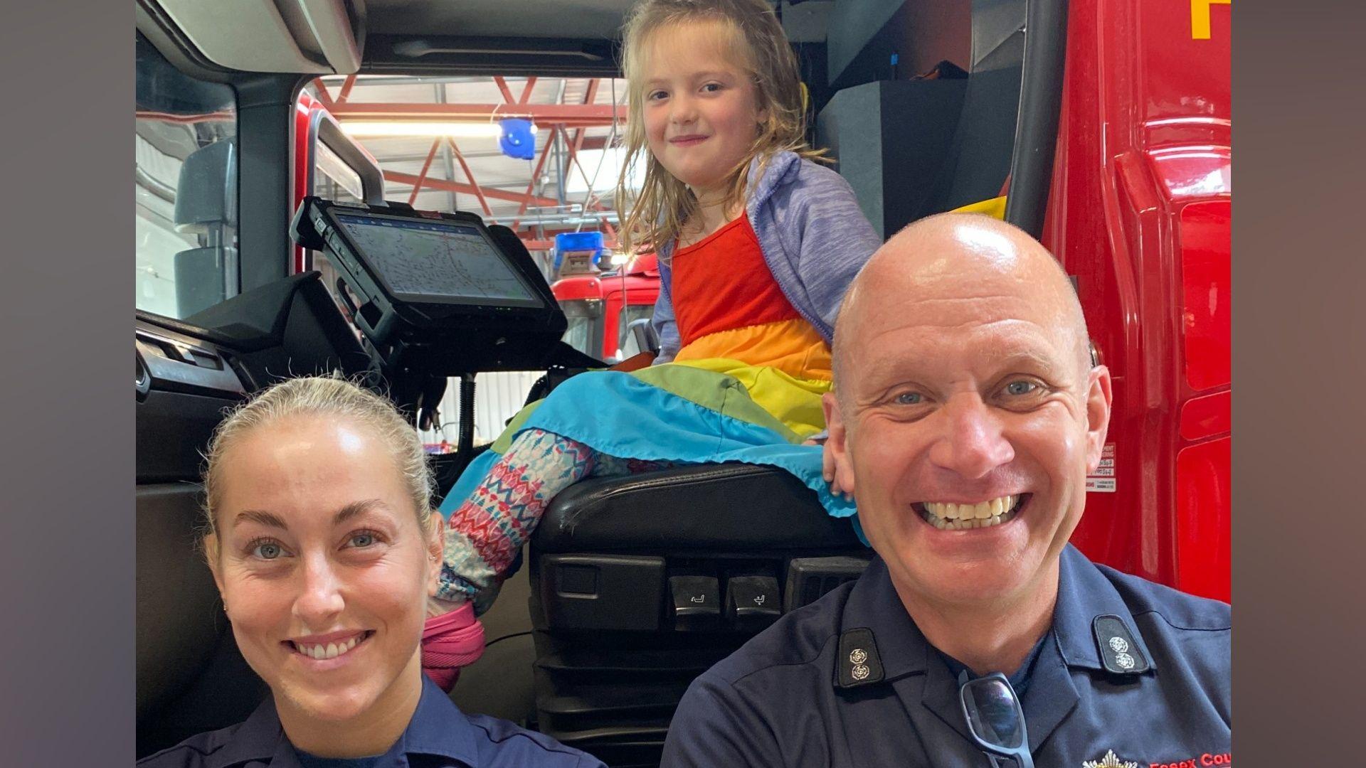 Firefighters save girl's fingertips after accident