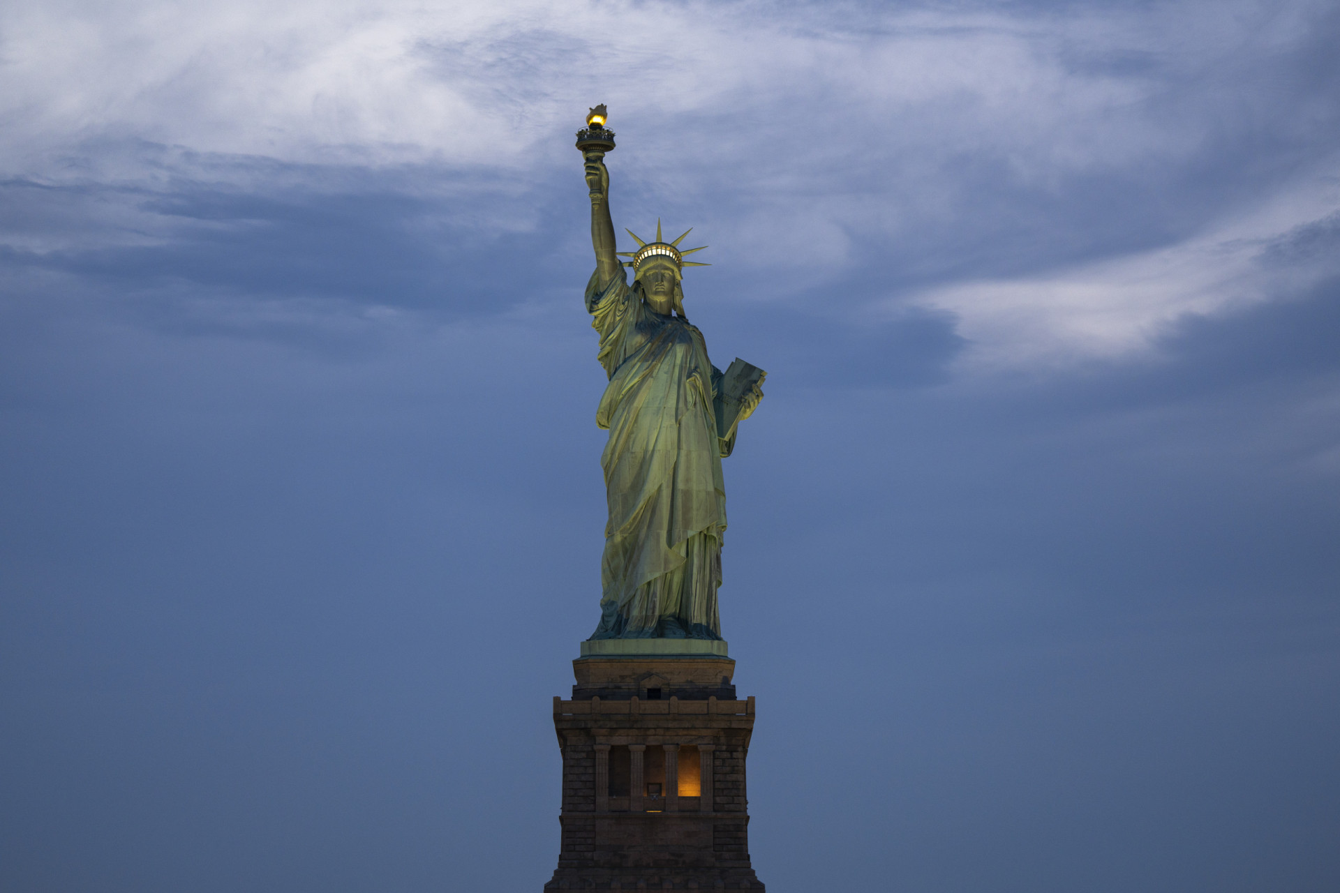 Secret messages hidden in famous statues
