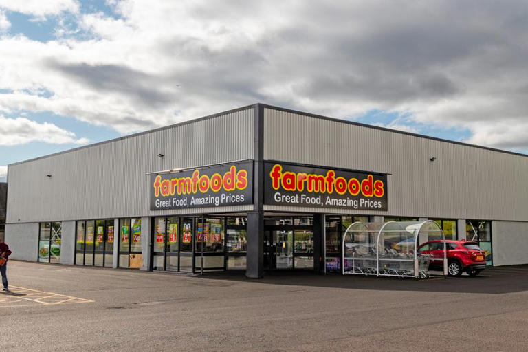 North East supermarket to shut its doors as half-price closing down ...