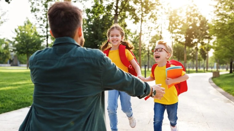I’m a house husband – I feel so awkward at the school gate