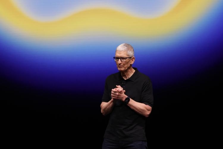 Le boom de l’IA va faire grimper le prix des iPhone, prévient le patron ...
