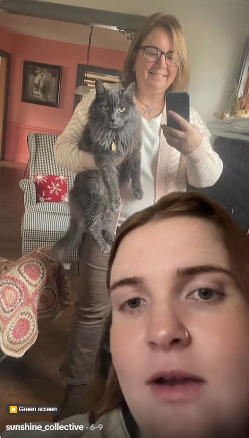 Woman gets text about missing cat—not ready for what she spots in photo