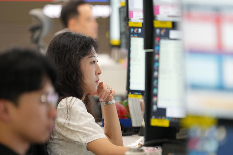 World shares are mixed and US futures fall after a tech-led rally on ...