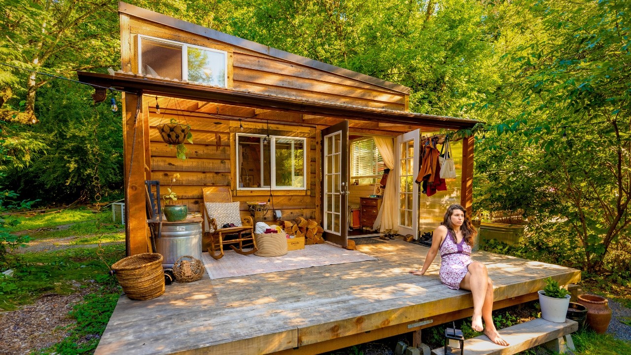 Living big in 130 sqft on a farm 🌱