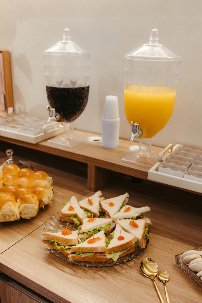 5 hotel breakfast rules families should check before leaving the room