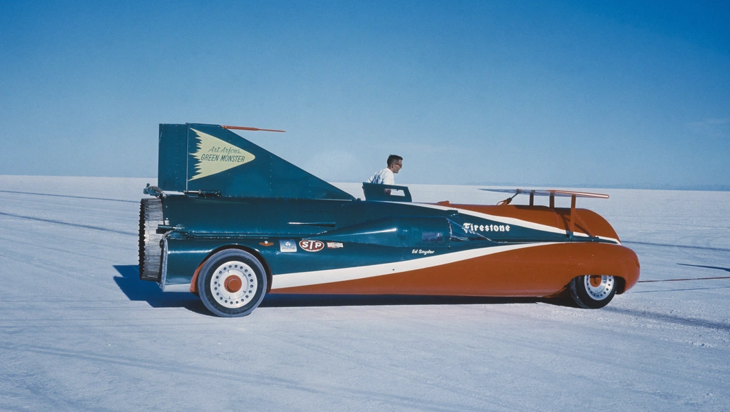 Jet car with nuclear bomber engine withdrawn from auction