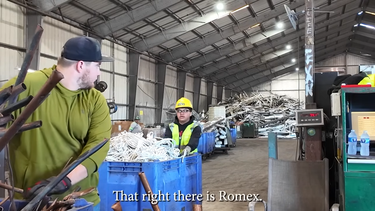 Drama at the scrap metal yard! Huge load - how much?