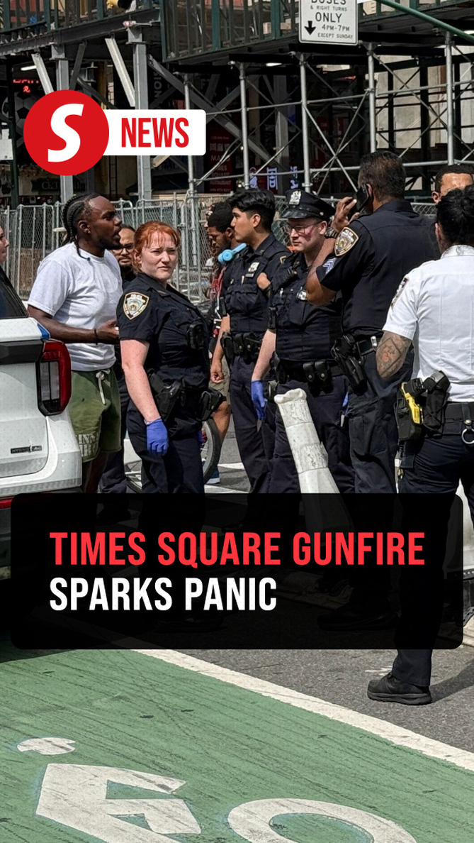 Police investigate shooting in New York City's Times Square