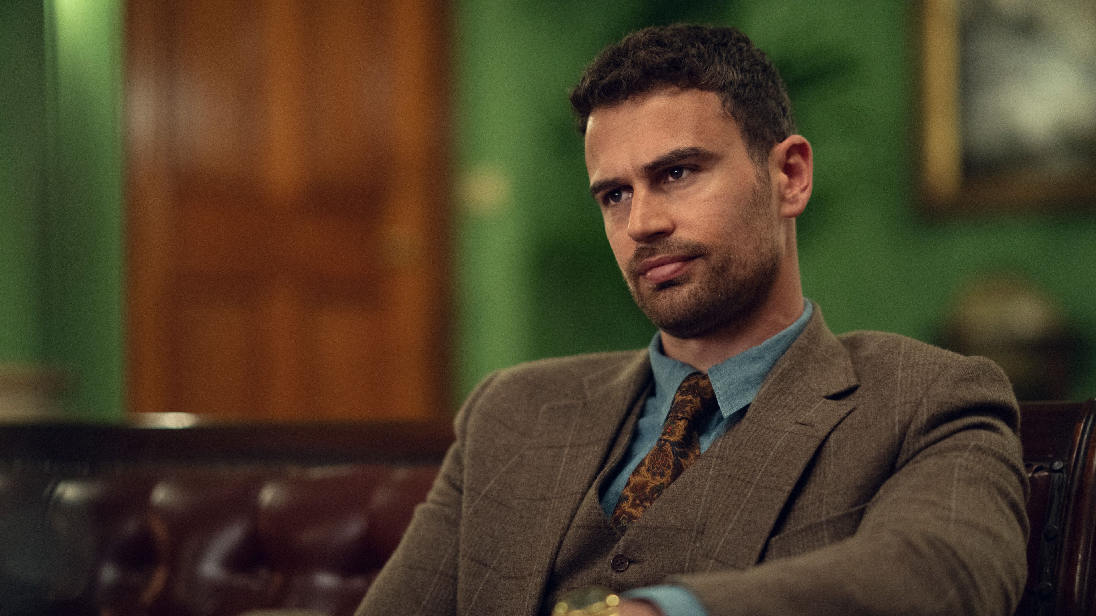Guy Ritchie's 2-part crime thriller is the perfect one-day binge