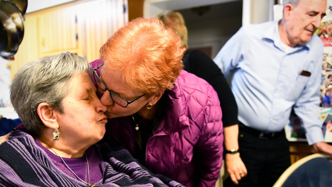9 acts of friendship that changed lives