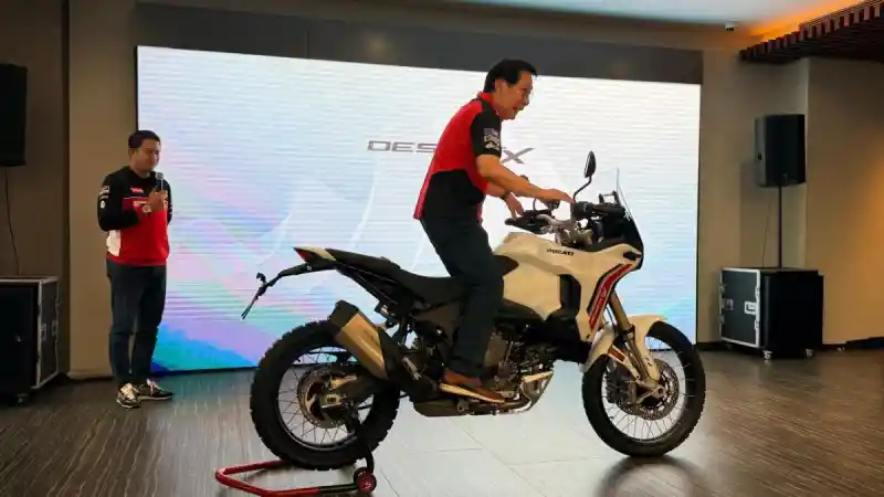 Foto: Melihat detail Ducati DesertX V2 2026, motor adventure premium